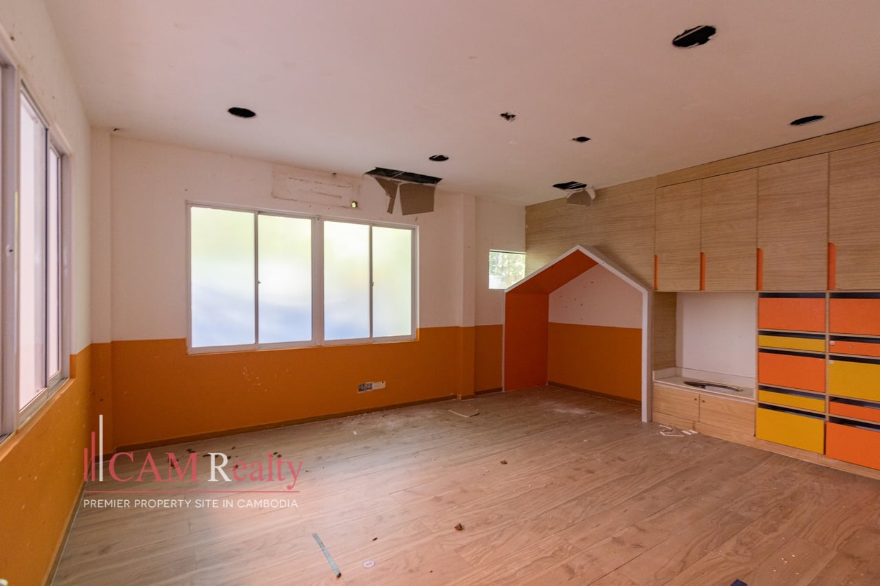 Commercial Building For Rent in BKK1